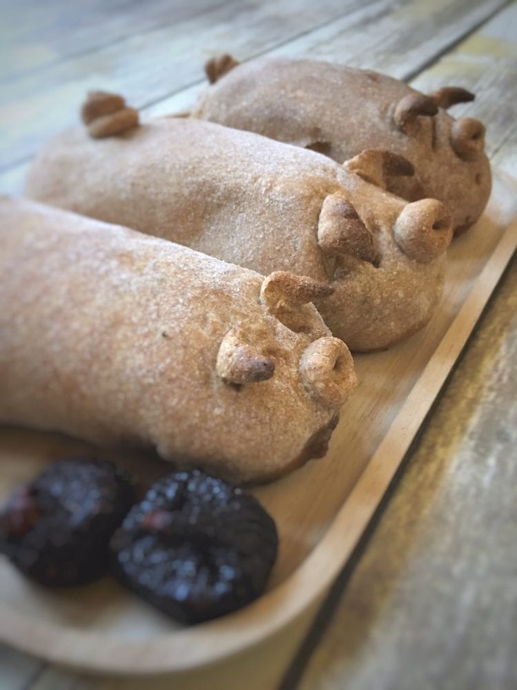 The Roman Banquet: Vatia's Fig-Stuffed Pastry Piglets